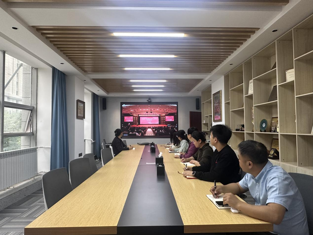 国际交流学院直属党支部组织收看教育家精神大讲堂启动仪式暨首场报告会-东北林业大学-国际交流学院